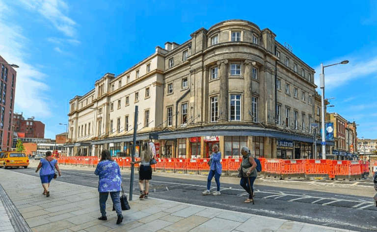 Property group secures deal for prominent city centre building ...